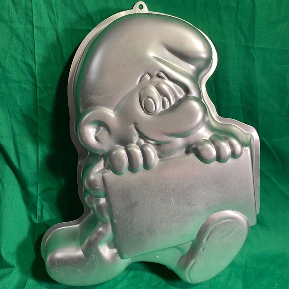 Wilton | Kitchen | Vintage 983 Wilton Peyo Cake Pan Smurf W Board ...
